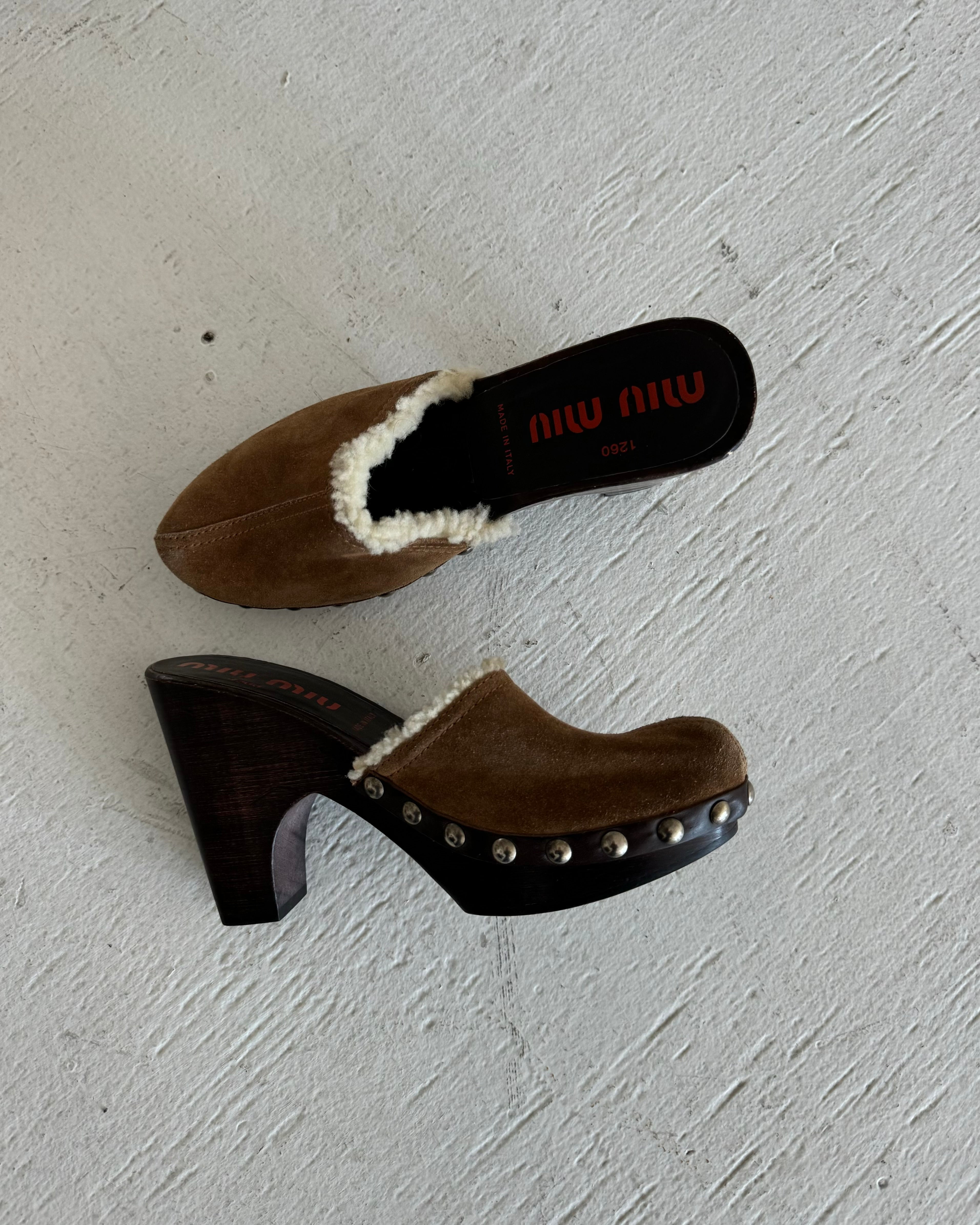 DESIGNER Miu Miu Clogs – AMORAE